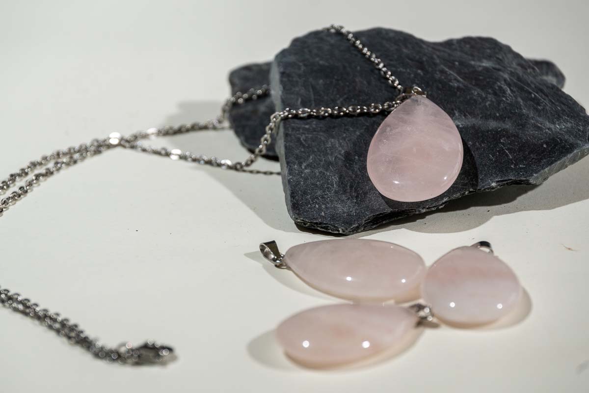 Pendentif Quartz rose en forme de larme | Naïla Nature